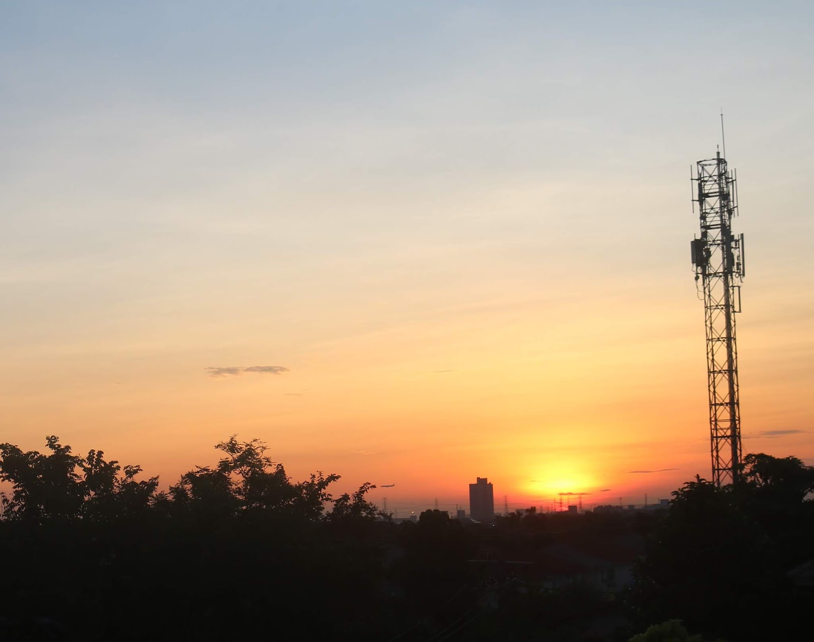 Ayangan To The World