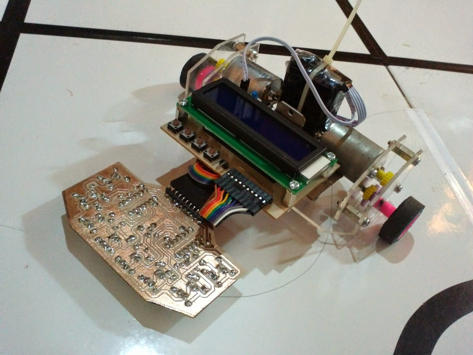 ZRF electronics: Line Follower "Dariyan"