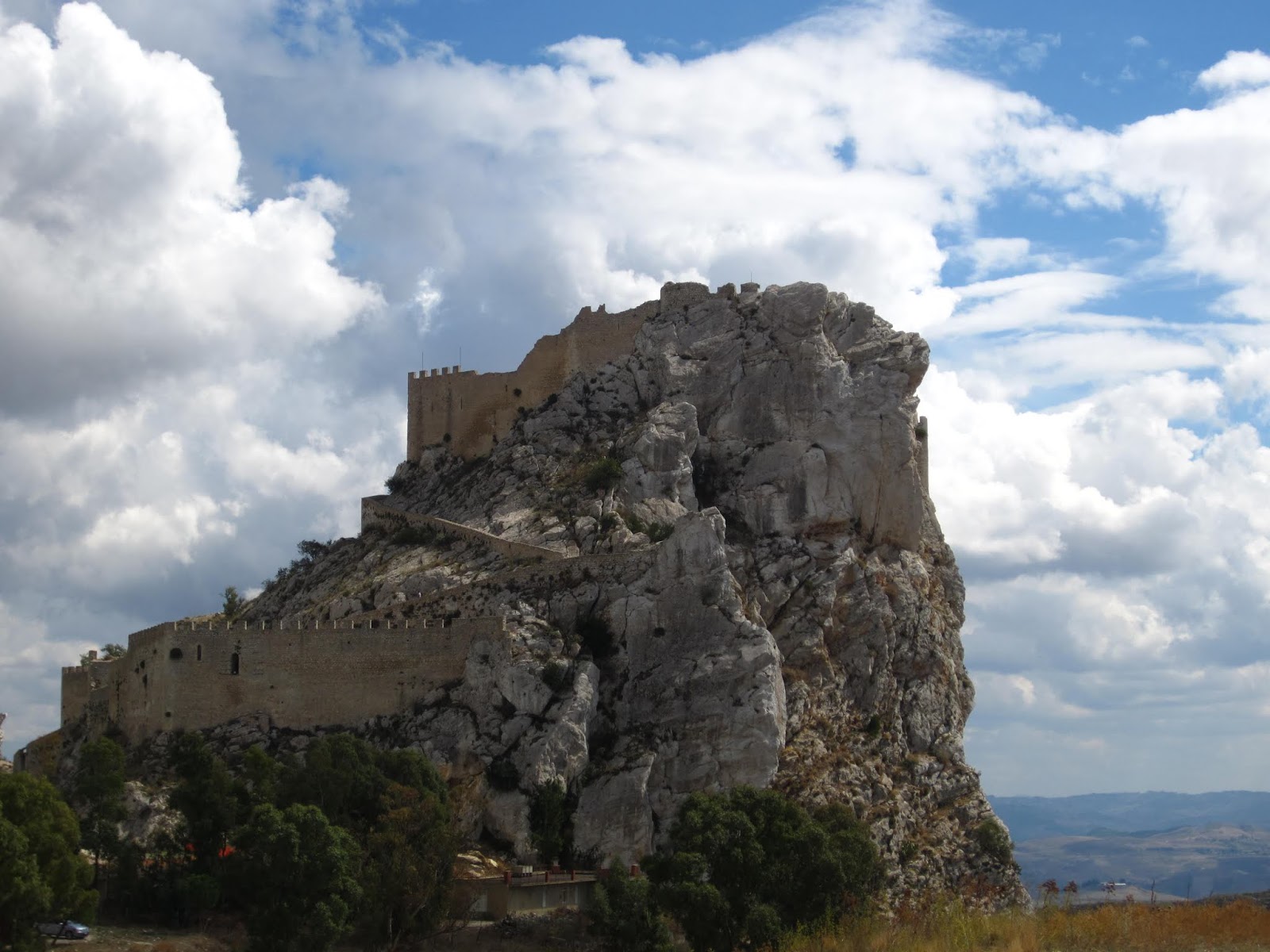 MUSSOMELI - IL CASTELLO ... "UN NIDO D'AQUILA"