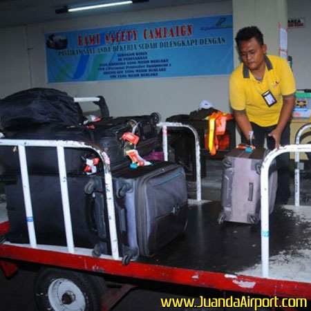 Berapa Tarif Porter di Bandara Juanda? – JuandaAirport.com