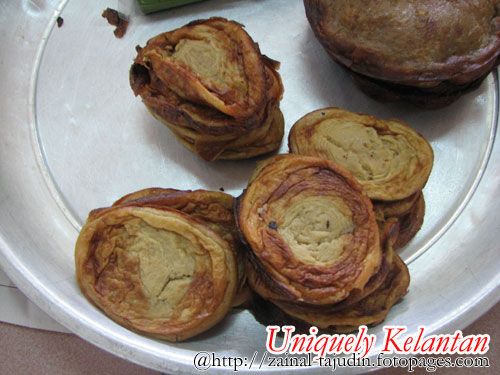 kisah aku dan dunia: kueh ambo sedap jelira