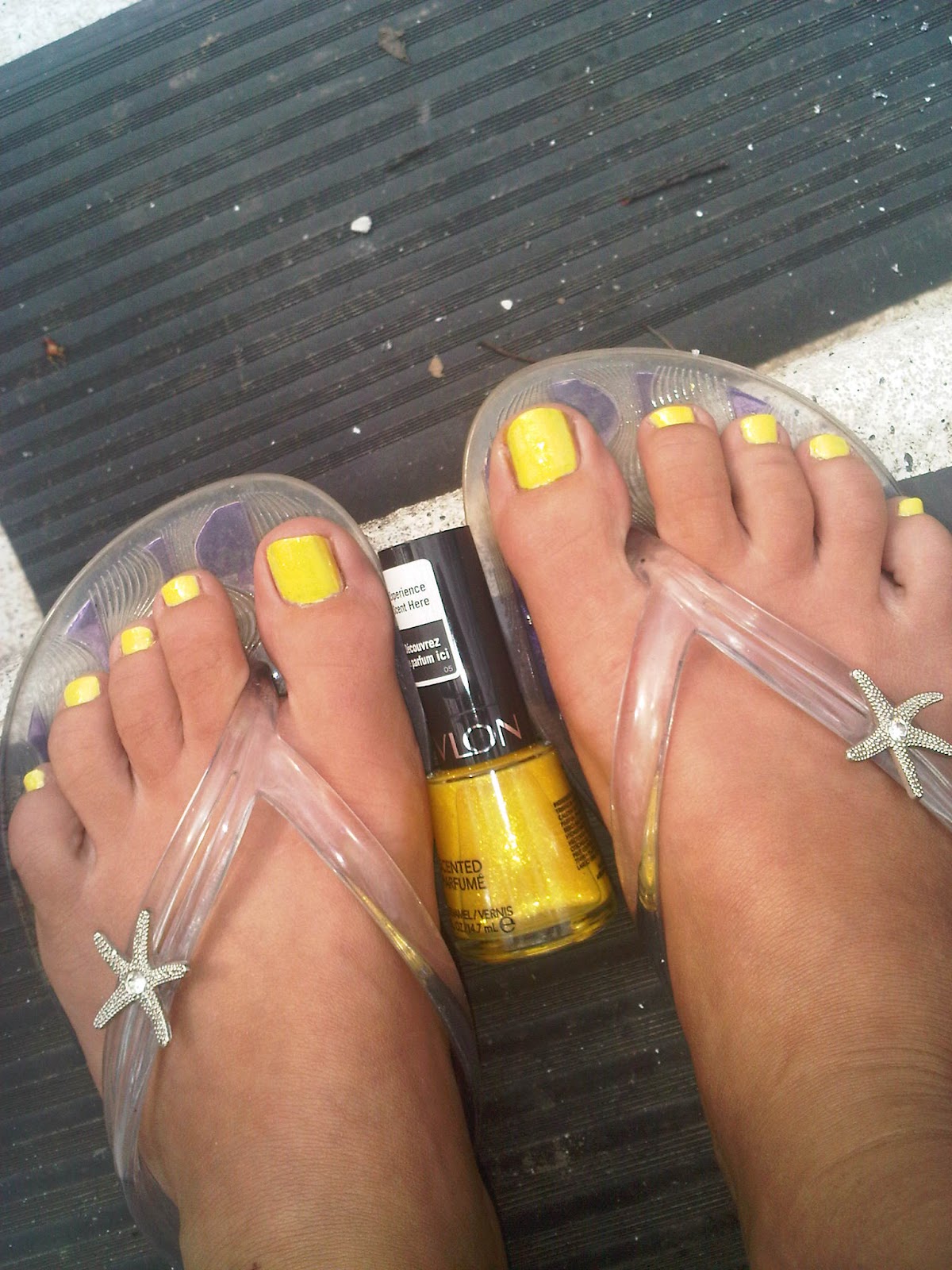 Majnooni Beauty: Creepy Feet : Banana Pineapple Fizz