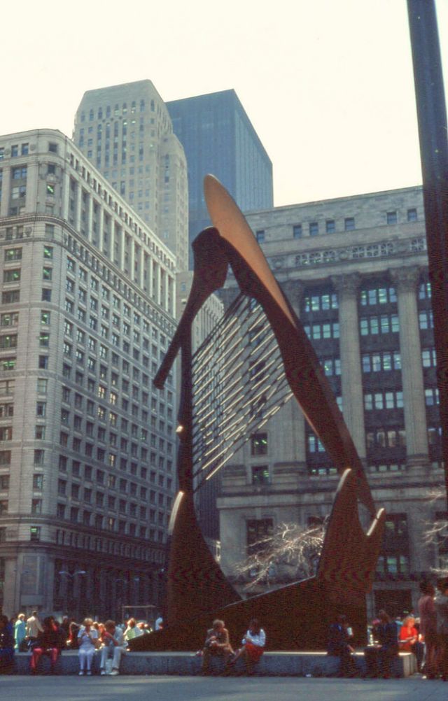 56 Fascinating Photos That Capture Street Scenes of Chicago in the ...