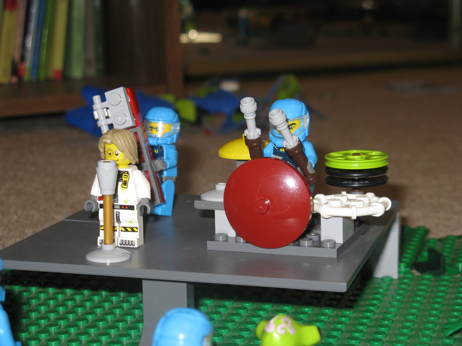 Ethan's LEGO Blog: Alien Defense Unit