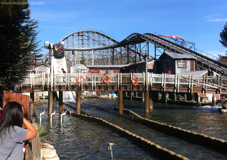 Mouse Troop: Six Flags from a Disney Fan's Perspective