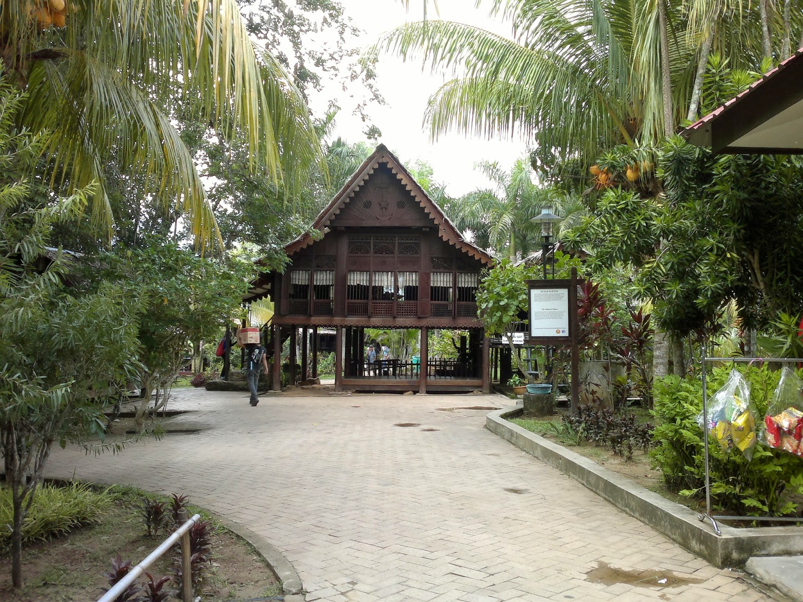 BAHTERA 11: Perkampungan Mahsuri @ Makam Mahsuri