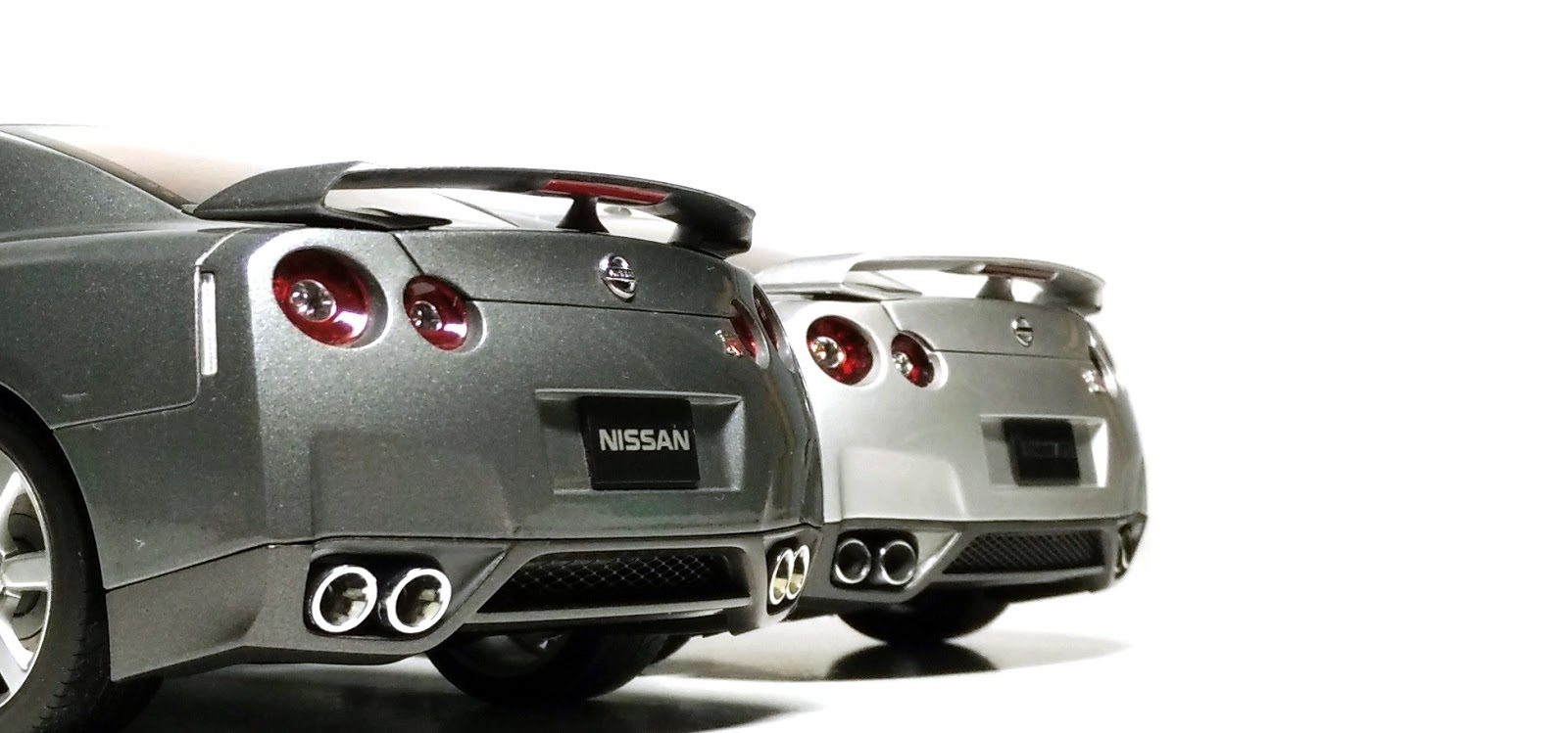 Androoo's Diecast: Who Did It Better? AUTOart vs. Kyosho in the Battle ...