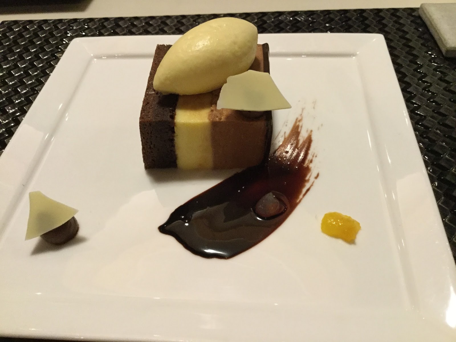 Menu FM: Laurie Raphael