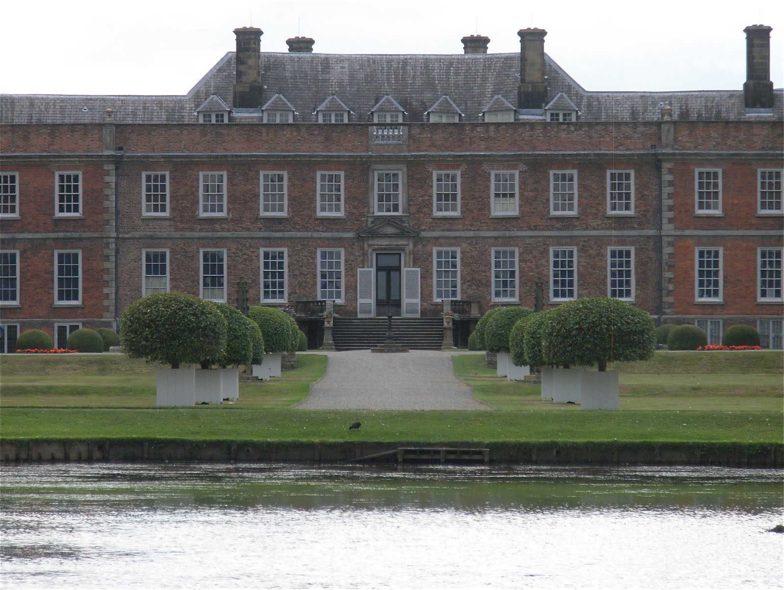 guttae: Erddig: House