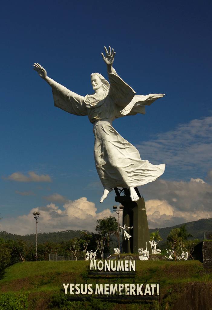 Patung Yesus Tertinggi Di Dunia Ada Di Tana Toraja | Raputallangku