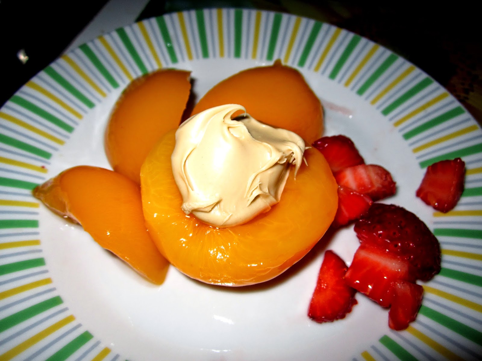 Facili Idee: PESCHE COLORATE CON CREMA