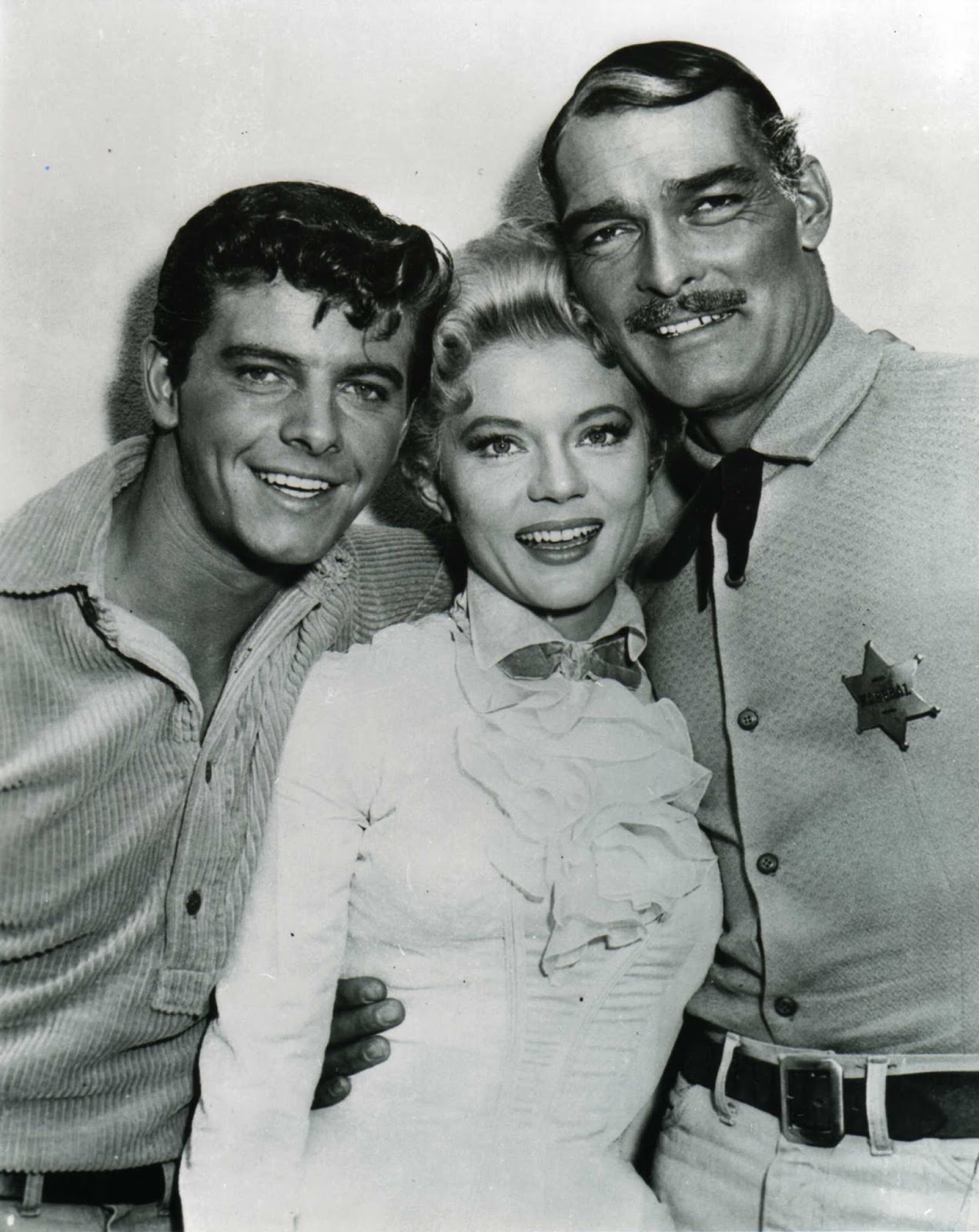 Slice of Cheesecake: Peggie Castle, pictorial