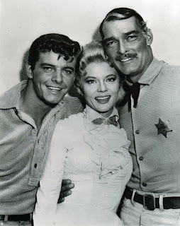 Slice of Cheesecake: Peggie Castle, pictorial