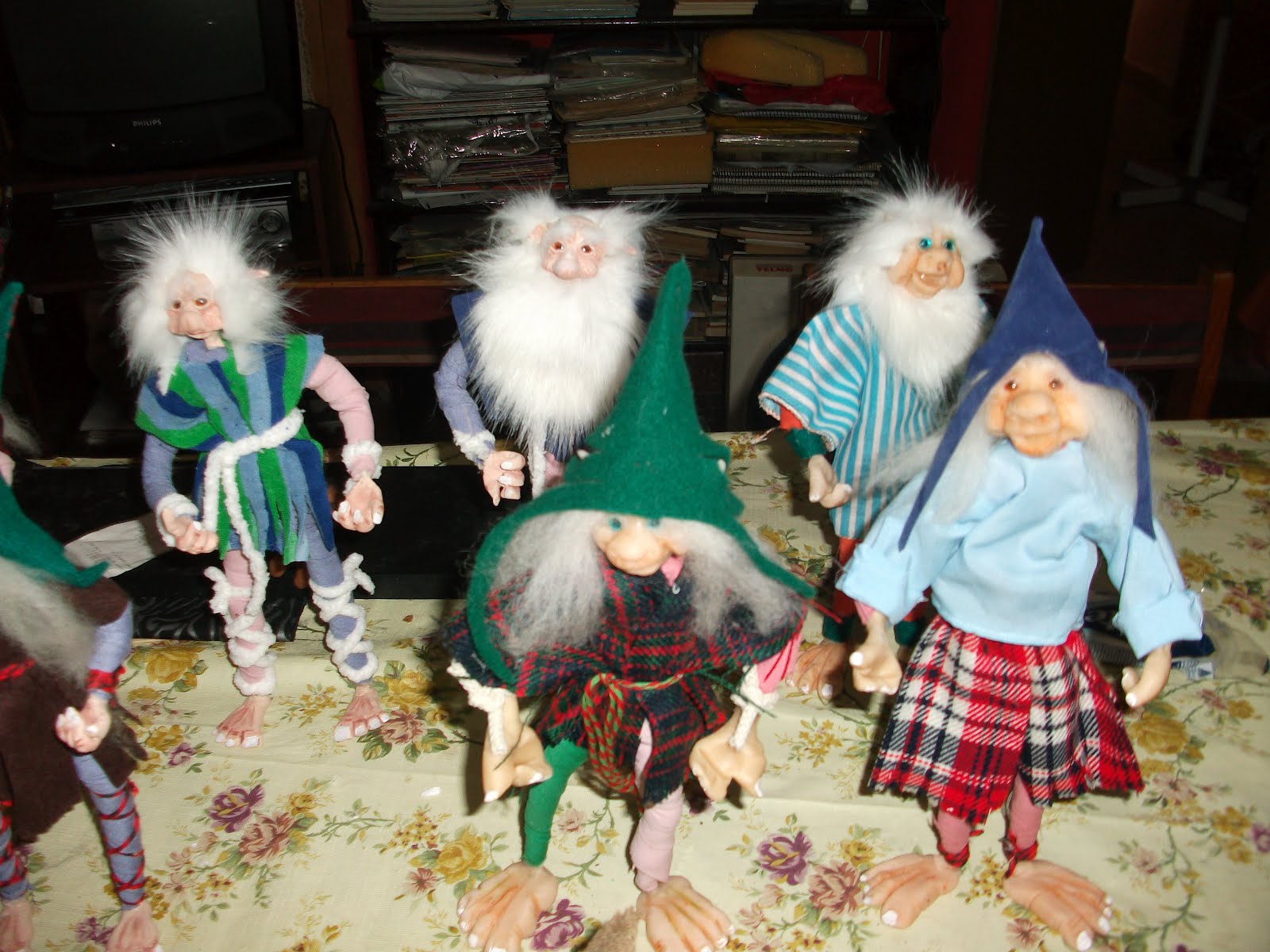 Arte Celta: Linea de duendes " Sueños Magicos". PORCELANA FRIA.