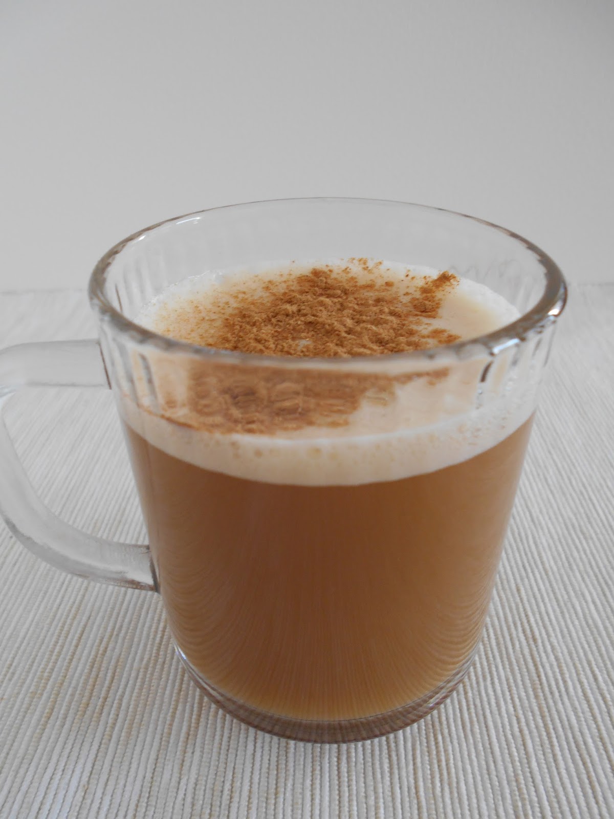 Mis recetas Bio: Café Frappé con leche de almendras y canela.
