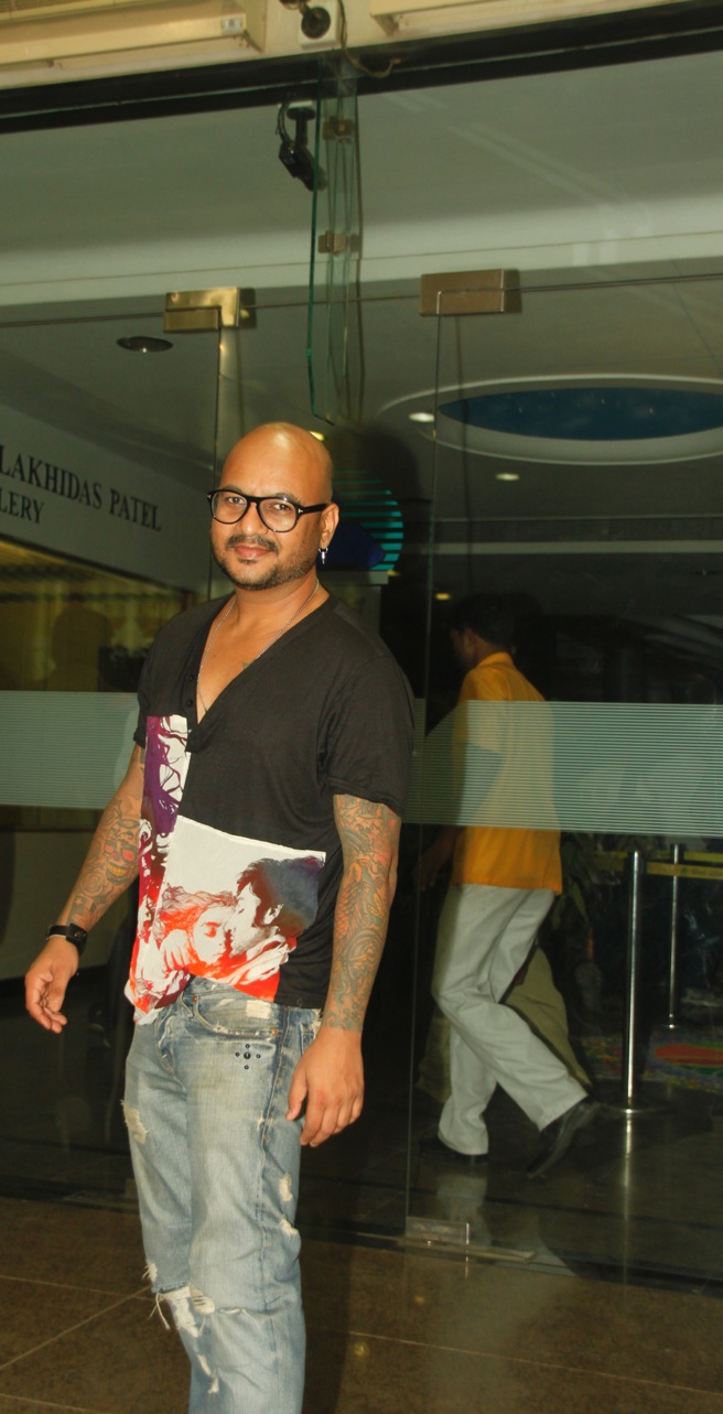 Glitz And Glamour At Mithibai Wallpapers | World Entertainment