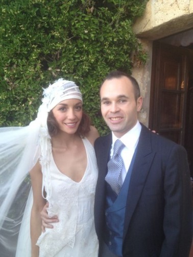 All About Sports: Andres Iniesta With His Wife Ana Ortiz In These ...