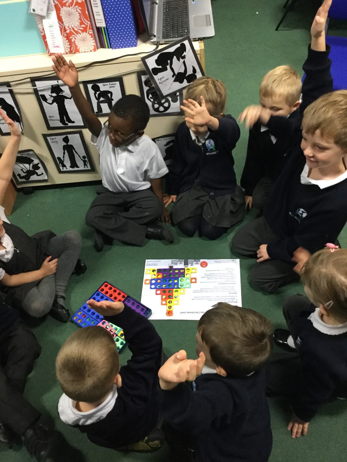 Windhill21: Numicon Christmas Tree!