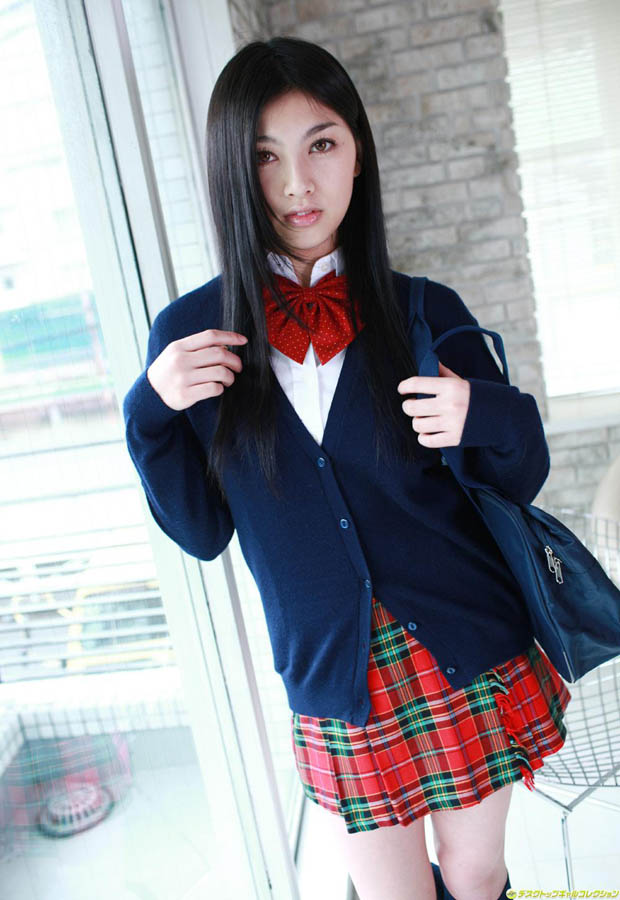 Model Seksi Saori Hara - Foto dan Gambar - Just Relax