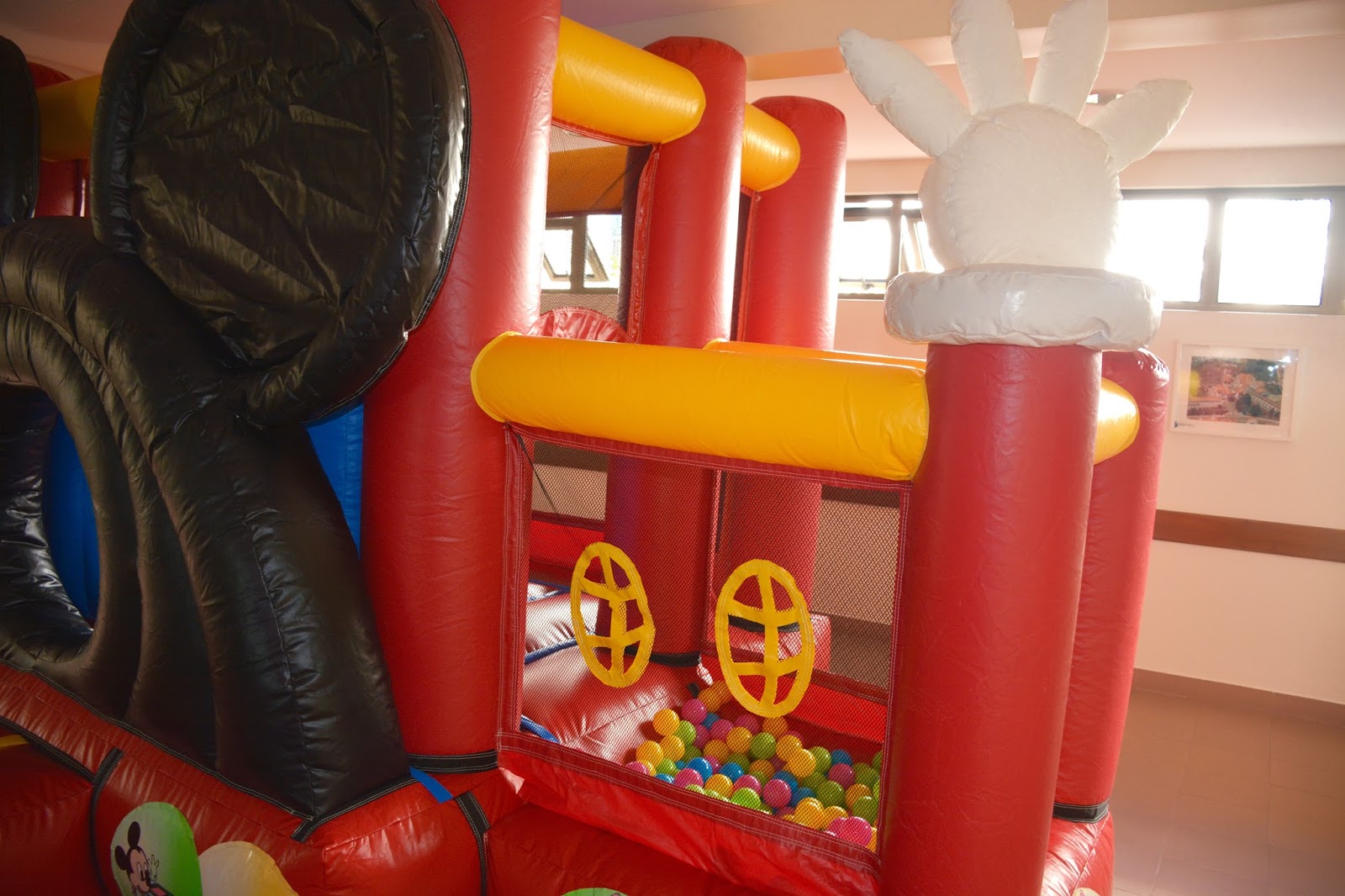 PrincessPARTY® - Festas Animadas e Elegantes: Insufláveis, trampolins e ...
