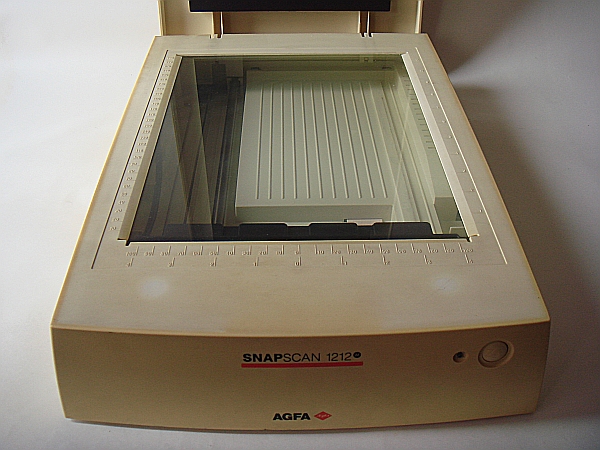 BugWorkShop - 甲蟲工作室: AGFA Snapscan 1212U 掃描器 - 拆解（二）