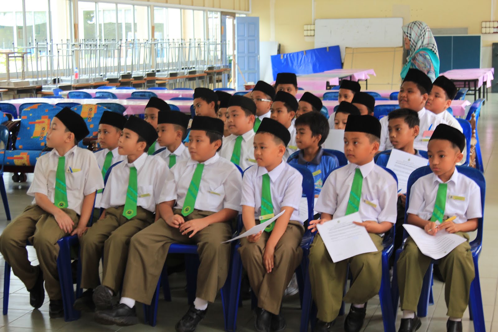 SEKOLAH RENDAH LUMAPAS BRUNEI IV: TAKLIMAT PREFEK BAGI TAHUN 2012