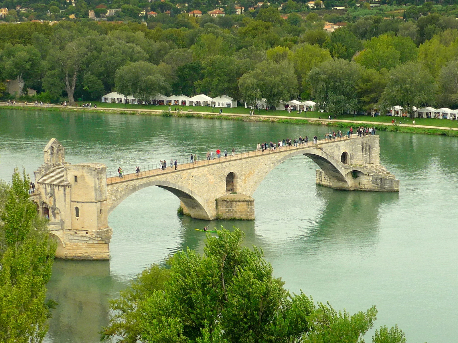 Le français... mon amour!: Sur le pont d'Avignon