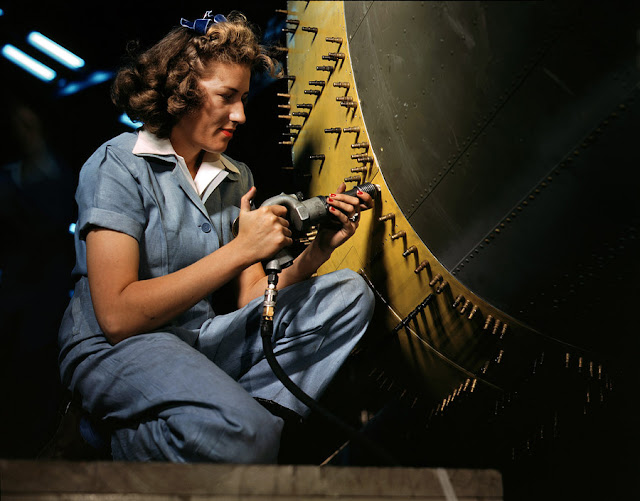 La Maison Boheme: Rosie the Riveter - Restored WWII Photos