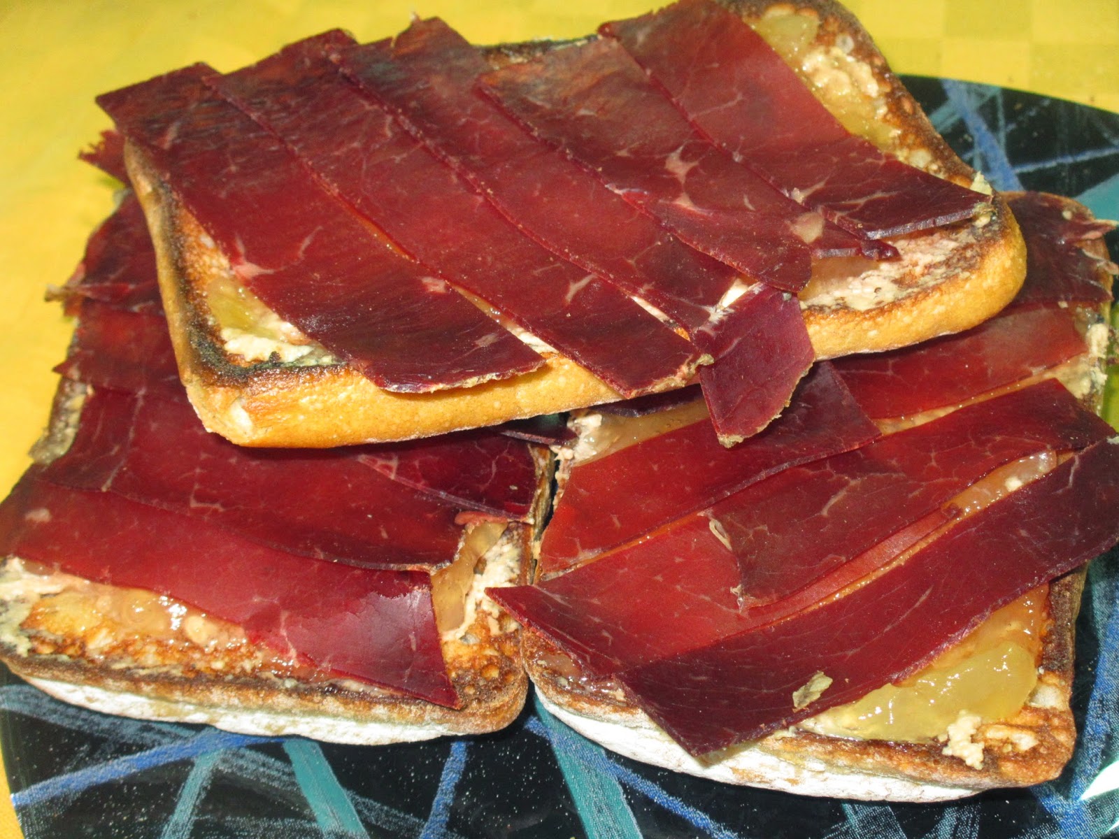 Mi recetario: Tostas de paté, piña y cecina