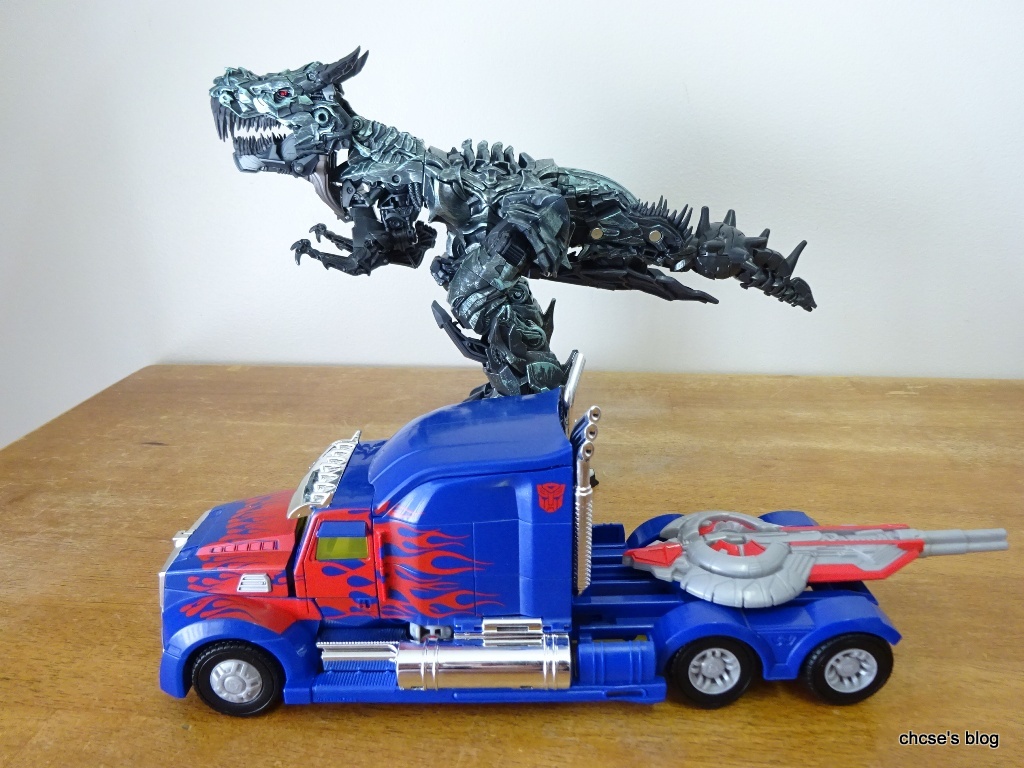 ChCse's blog: Toy Review: Transformers Generations Studio Series Grimlock