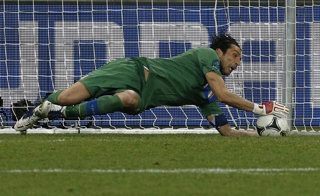 10 Kiper Terbaik di Dunia di Era Sepakbola Modern