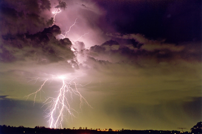 Increíbles rayo luminoso fotografiados por Michael Bath - Artemodern