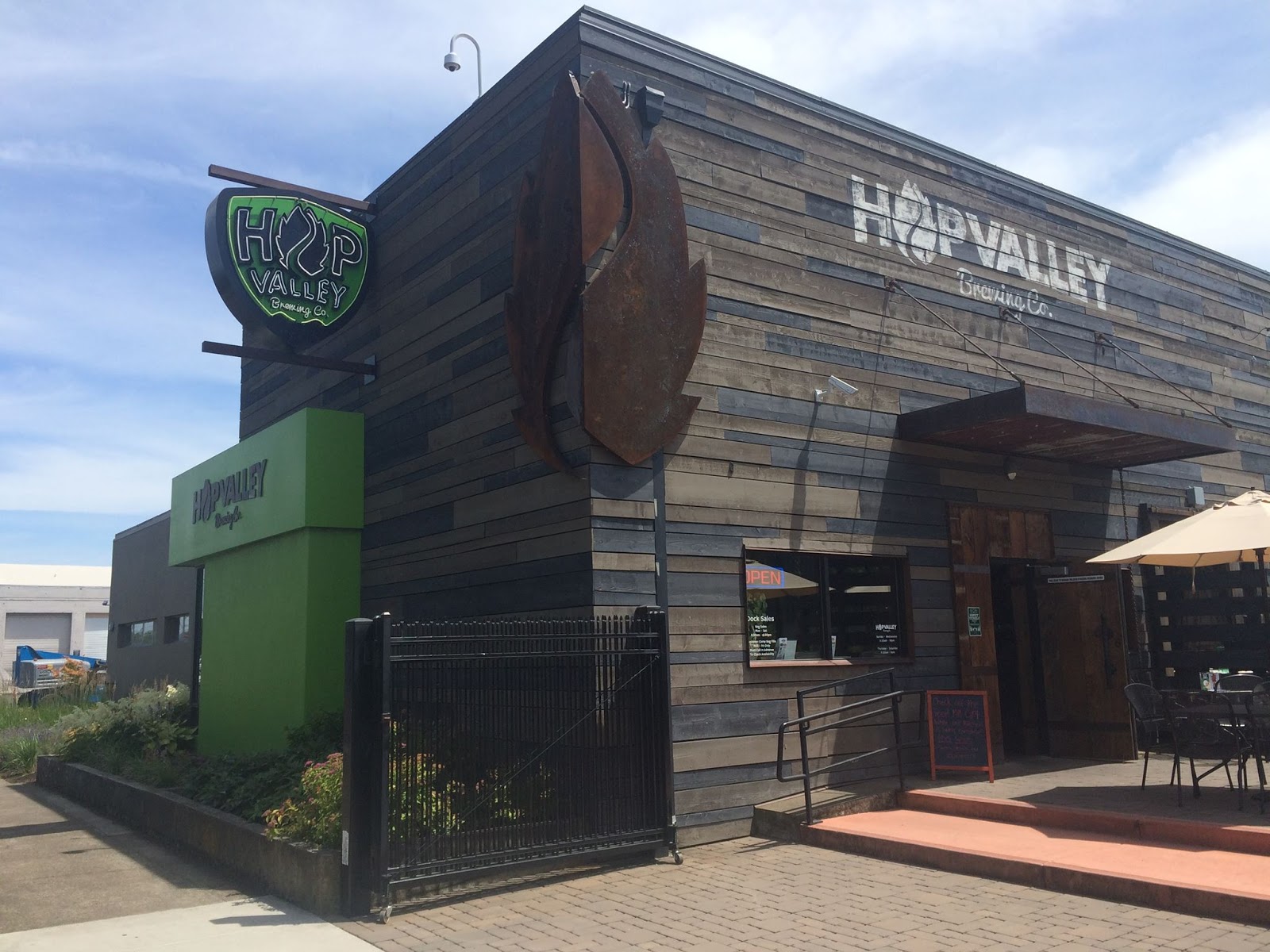 I Heart Cigars: Hop Valley Brewing Co. - Eugene, OR
