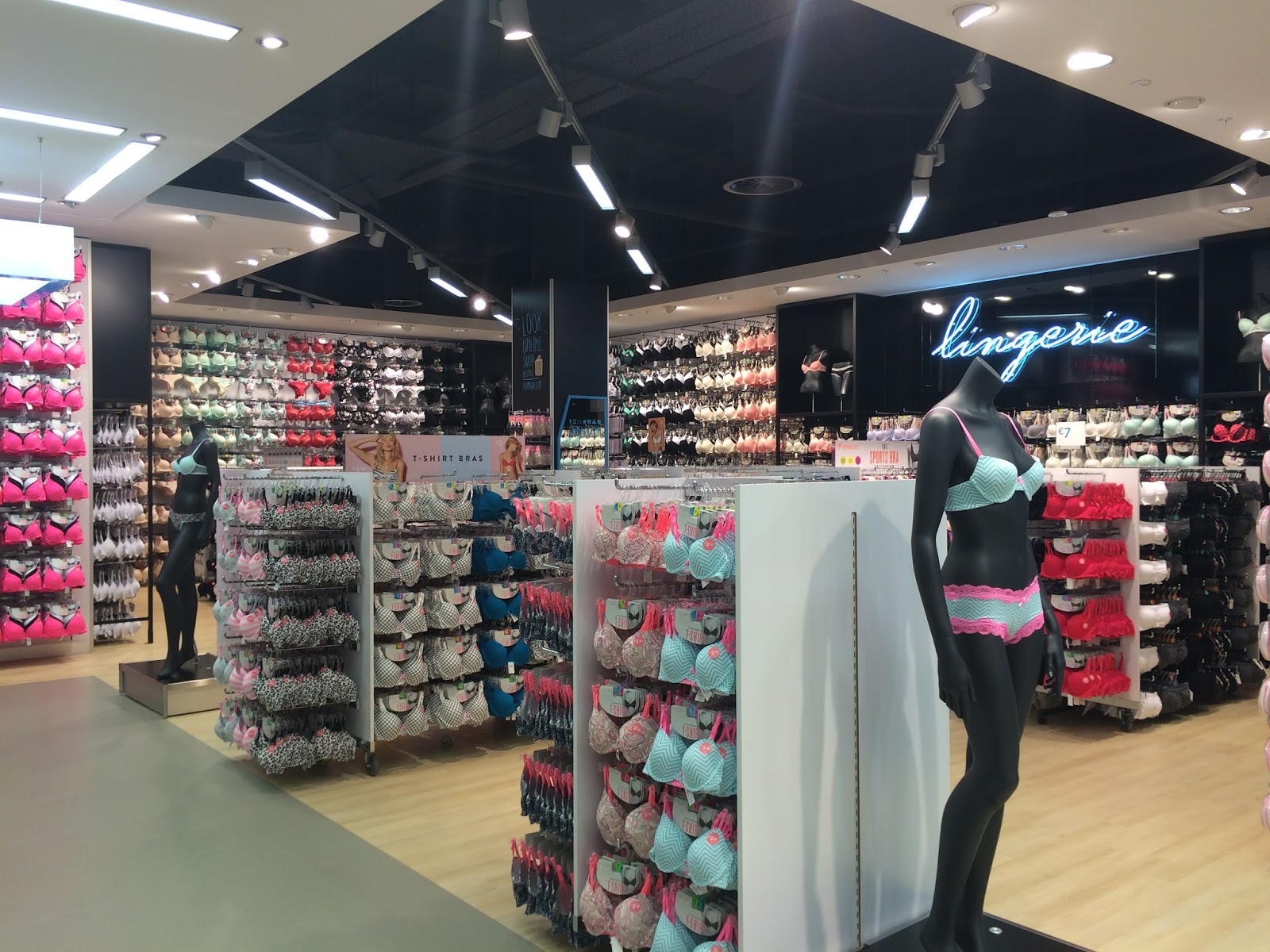 Things I want to blog about: Primark opening Groningen & shoplog