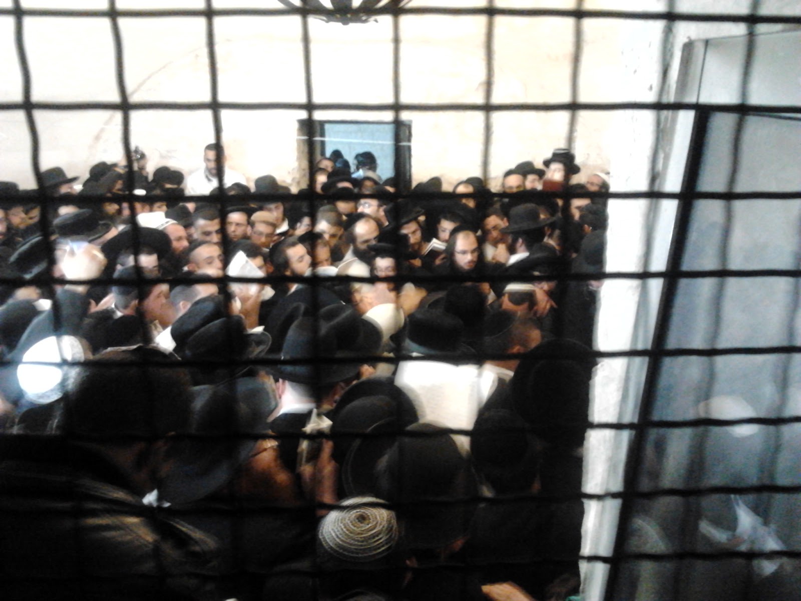 Life in Israel: Last night's visit to Kever Yosef in Shchem