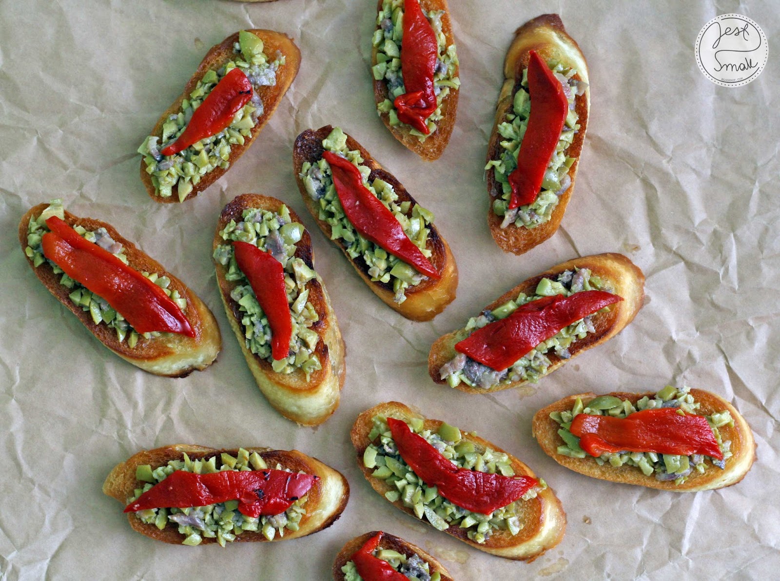 Jest Smak: Grzanki z marynowaną papryką i anchois