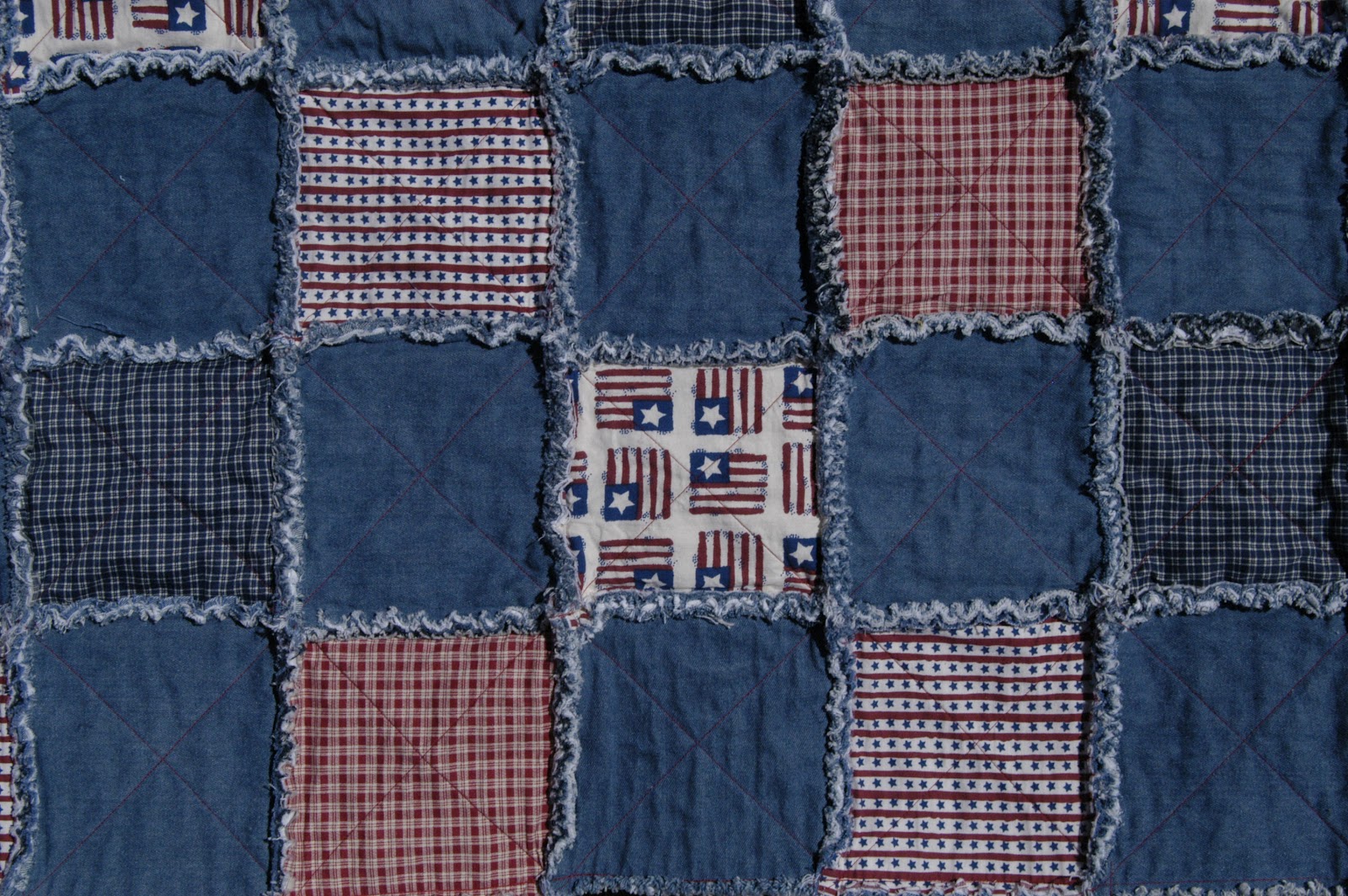 JenuineTreasures: Patriotic Denim Rag Quilt