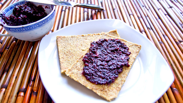 Cucina Libera: Super Simple Raw Blueberry Spread
