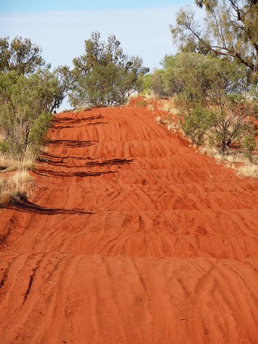 Jo & Stephen & a 4x4: Alice Springs to Mount Dare Hotel via the Old ...
