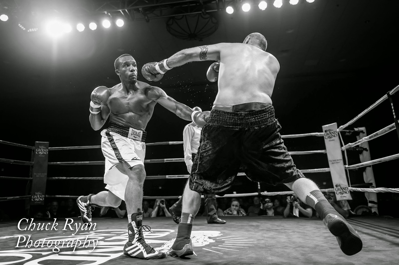 CIIcanoe...: Boxing: Hinckley Grand Casino's Grand Friday Night Fights