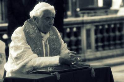 RORATE CÆLI: Remembering the Pope of Summorum Pontificum