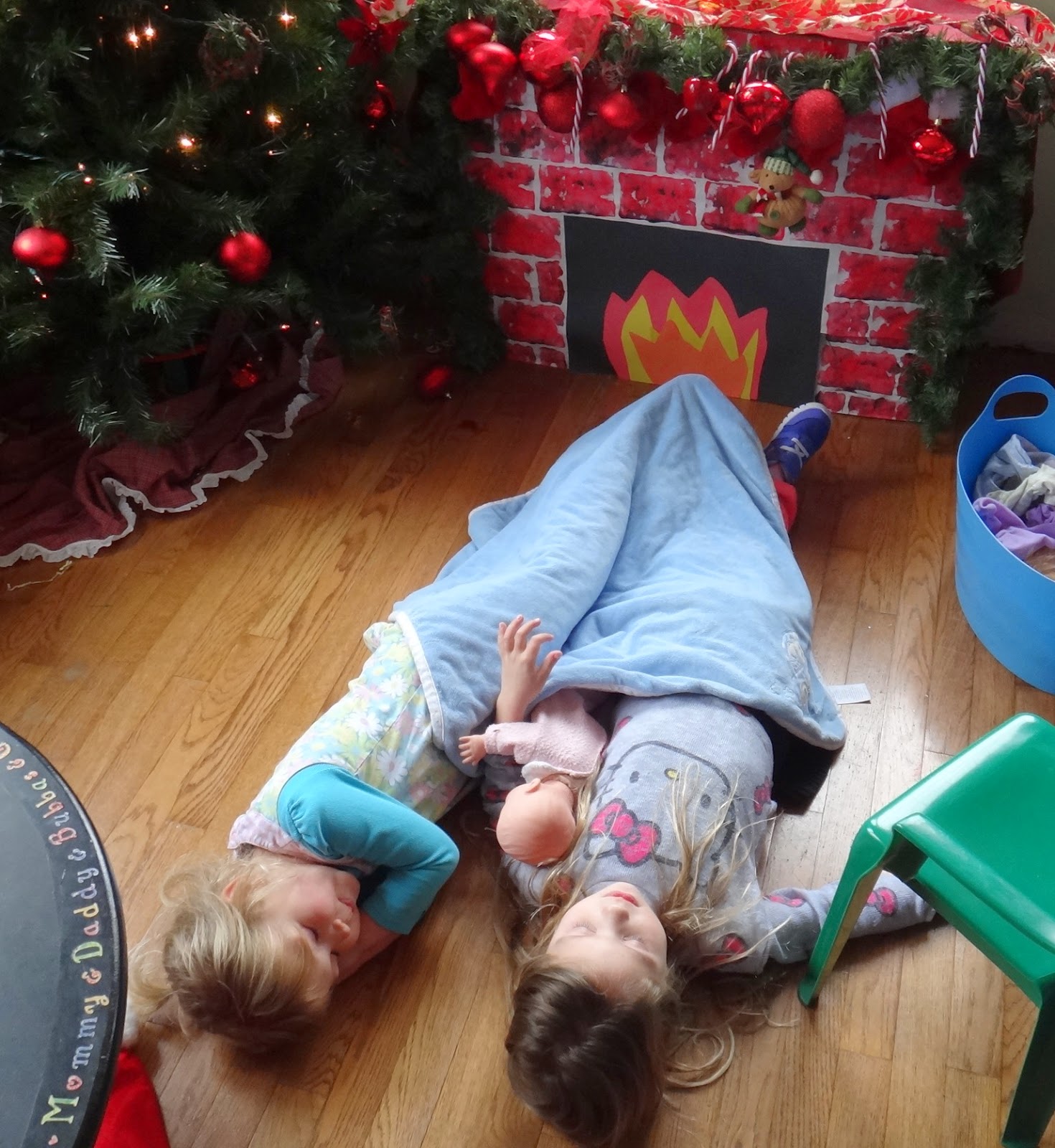 Little Stars Learning: Christmas Dramatic Play