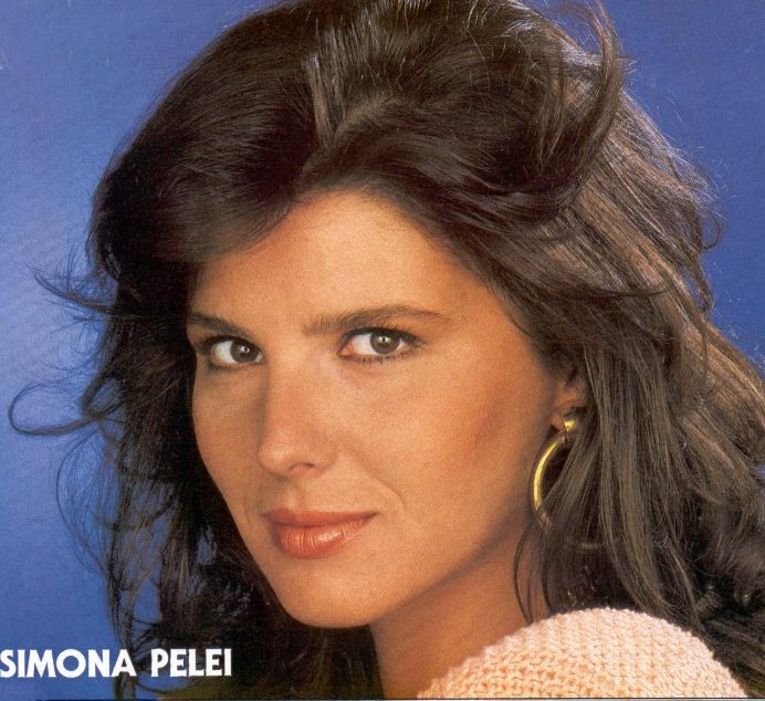 FOTONOVELAS / FOTOROMANZI: ♥ SIMONA PELEI ♥