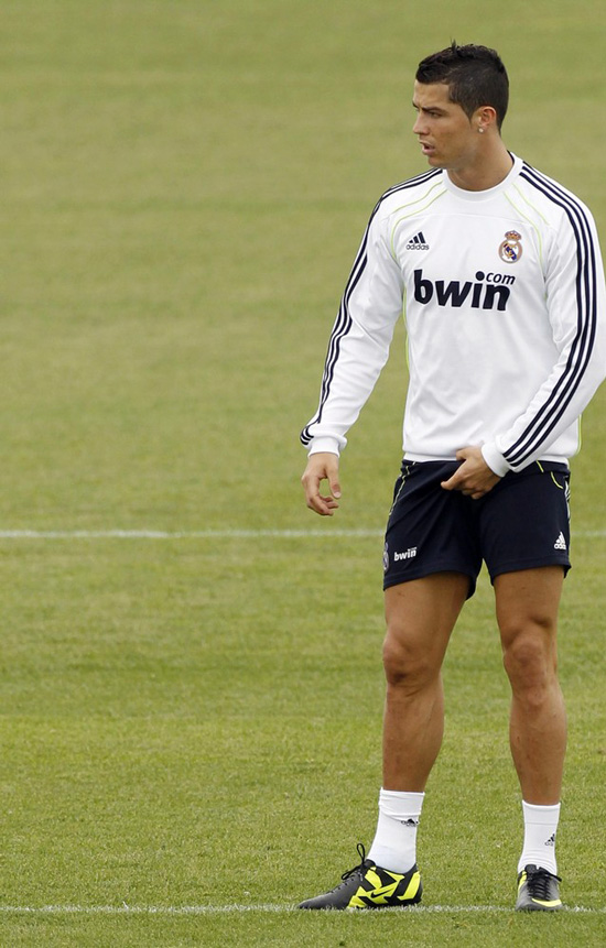 CRISTIANO RONALDO BODY HUNK UPDATES ~ CELEBRITY STATUS