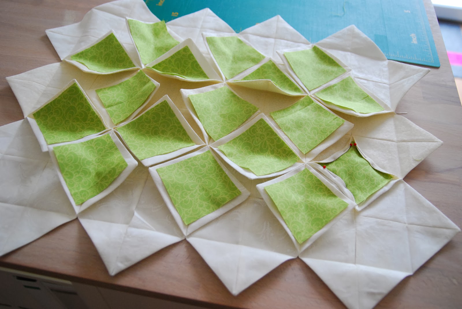 easypatchwork with Karen Ackva: cathedral windows