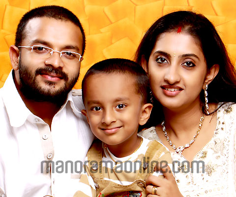 Latest Film News Online, Actress Photo Gallery: Jayasurya family photos ...