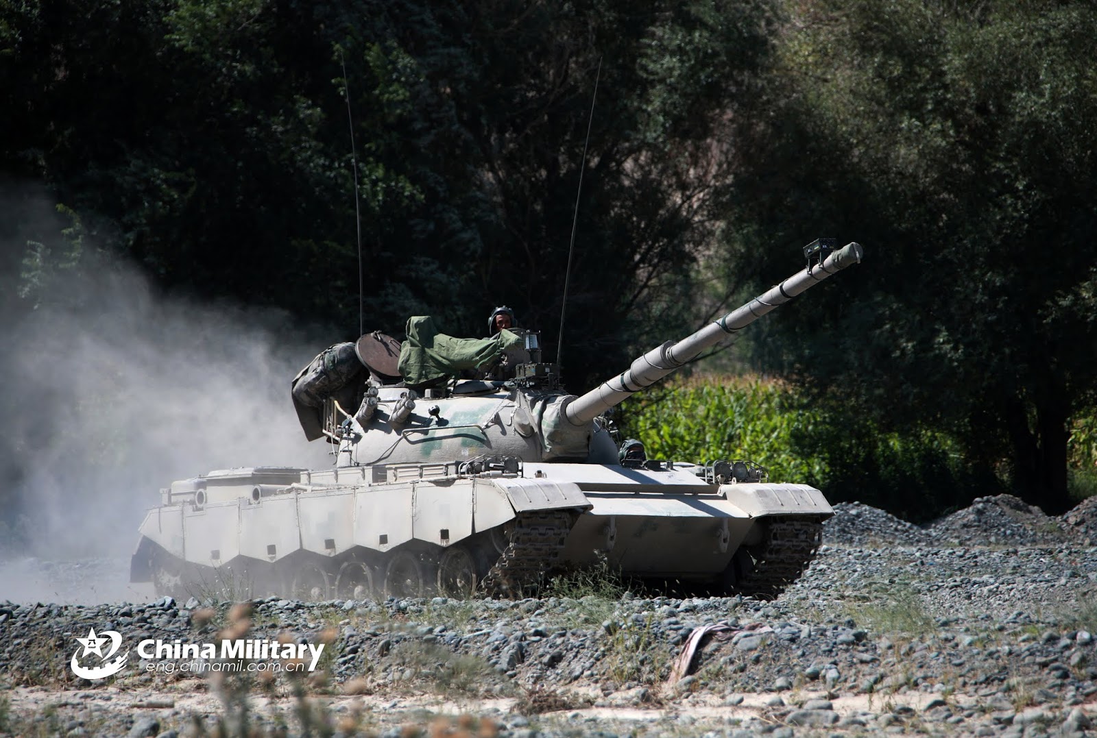 China Defense Blog: PR photos of the day: ZTZ-88A of Xinjiang MD