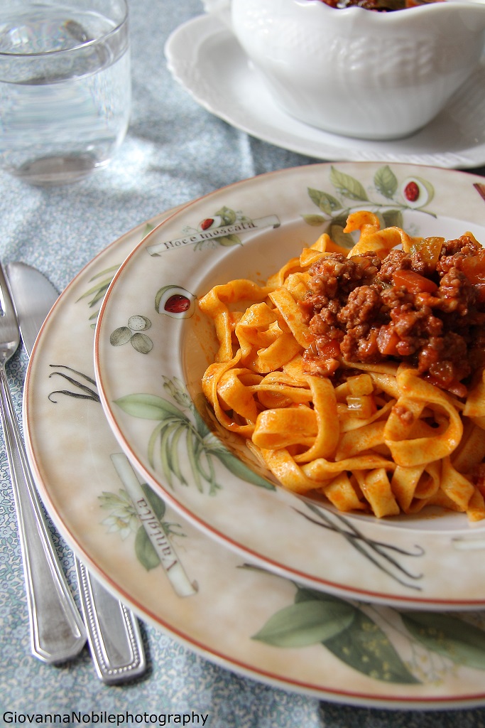 Tagliatelle con ragù di carne e verdure - la cuoca eclettica