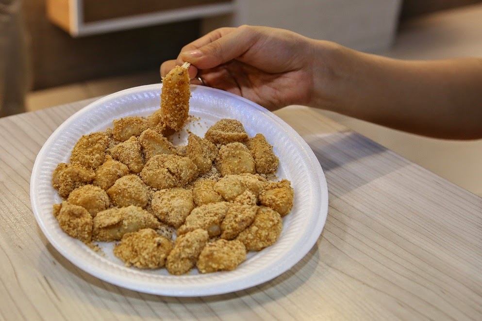 Snacktime in Singapore: The Last Muah Chee Master In Singapore (Hougang ...