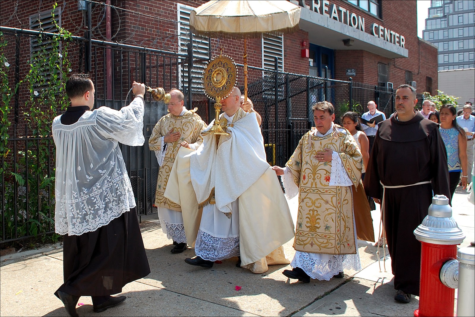 Il Regno: Corpus Christi Mass and Procession at Our Lady of Peace ...